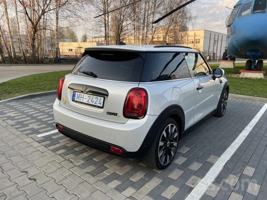 Balts MINI cooper-s 2022 Rīga, ar dzinēja tilpumu 1.00 L un nobraukumu 86 tūkst. km par 22000 €, foto 4 vietnē AUTOMOTO.COM.LV