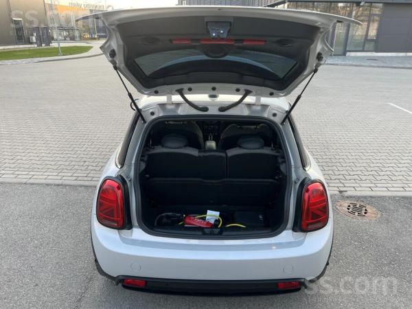 Balts MINI cooper-s 2022 Rīga, ar dzinēja tilpumu 1.00 L un nobraukumu 86 tūkst. km par 22000 €, foto 5 vietnē AUTOMOTO.COM.LV