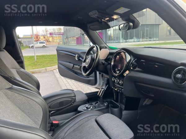 Balts MINI cooper-s 2022 Rīga, ar dzinēja tilpumu 1.00 L un nobraukumu 86 tūkst. km par 22000 €, foto 7 vietnē AUTOMOTO.COM.LV