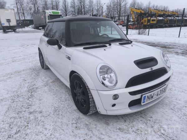 Balts MINI cooper-s 2003 Rīga, ar dzinēja tilpumu 1.60 L un nobraukumu 217 tūkst. km par 2000 €, foto 2 vietnē AUTOMOTO.COM.LV