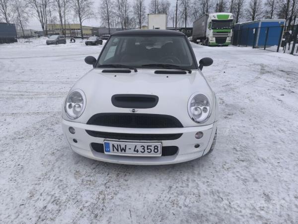 Balts MINI cooper-s 2003 Rīga, ar dzinēja tilpumu 1.60 L un nobraukumu 217 tūkst. km par 2000 €, foto 4 vietnē AUTOMOTO.COM.LV