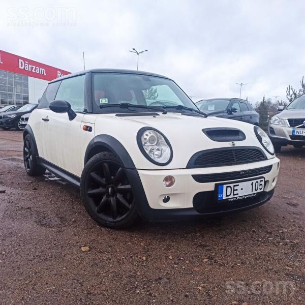 White MINI cooper-s 2005 in Daugavpils, with an engine capacity of 1.60 L and mileage of 0 thousand km for 4950 €, photo 1 on AUTOMOTO.COM.LV
