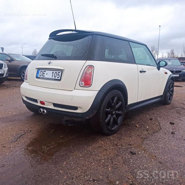 White MINI cooper-s 2005 in Daugavpils, with an engine capacity of 1.60 L and mileage of 0 thousand km for 4950 €, photo 5 on AUTOMOTO.COM.LV