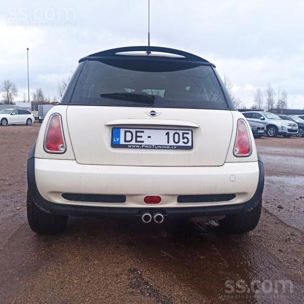 White MINI cooper-s 2005 in Daugavpils, with an engine capacity of 1.60 L and mileage of 0 thousand km for 4950 €, photo 6 on AUTOMOTO.COM.LV