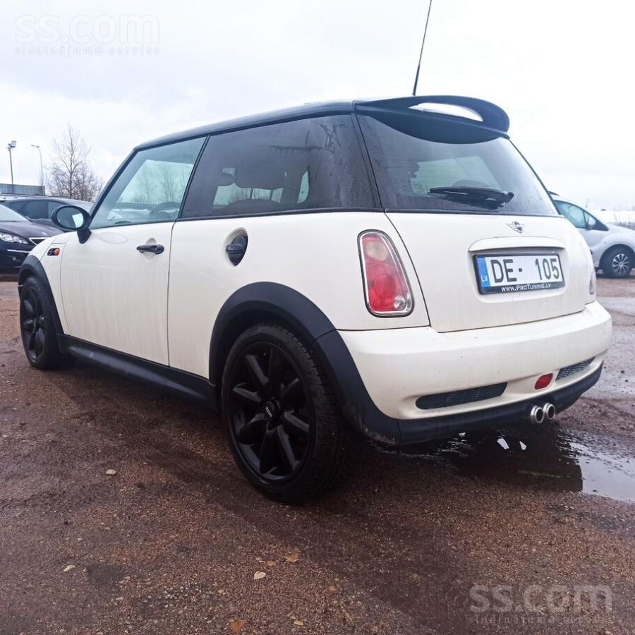 White MINI cooper-s 2005 in Daugavpils, with an engine capacity of 1.60 L and mileage of 0 thousand km for 4950 €, photo 8 on AUTOMOTO.COM.LV