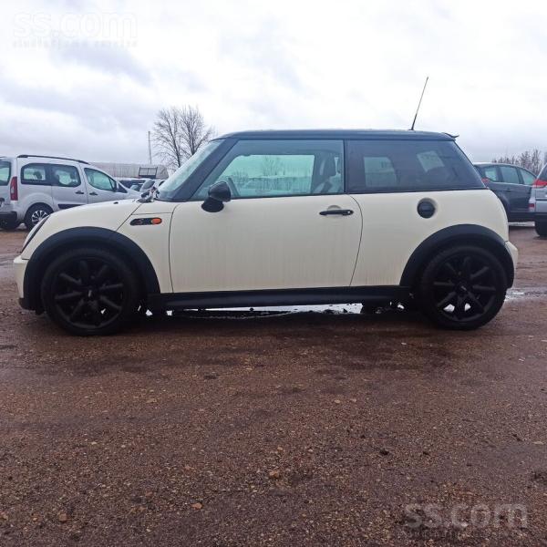 White MINI cooper-s 2005 in Daugavpils, with an engine capacity of 1.60 L and mileage of 0 thousand km for 4950 €, photo 8 on AUTOMOTO.COM.LV