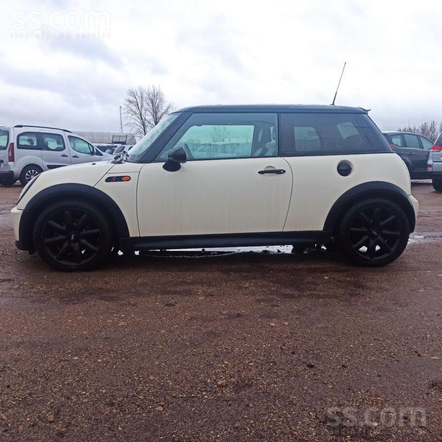 White MINI cooper-s 2005 in Daugavpils, with an engine capacity of 1.60 L and mileage of 0 thousand km for 4950 €, photo 9 on AUTOMOTO.COM.LV