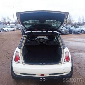 White MINI cooper-s 2005 in Daugavpils, with an engine capacity of 1.60 L and mileage of 0 thousand km for 4950 €, photo 12 on AUTOMOTO.COM.LV