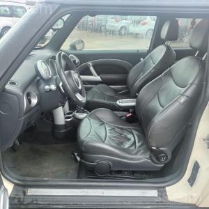 White MINI cooper-s 2005 in Daugavpils, with an engine capacity of 1.60 L and mileage of 0 thousand km for 4950 €, photo 15 on AUTOMOTO.COM.LV