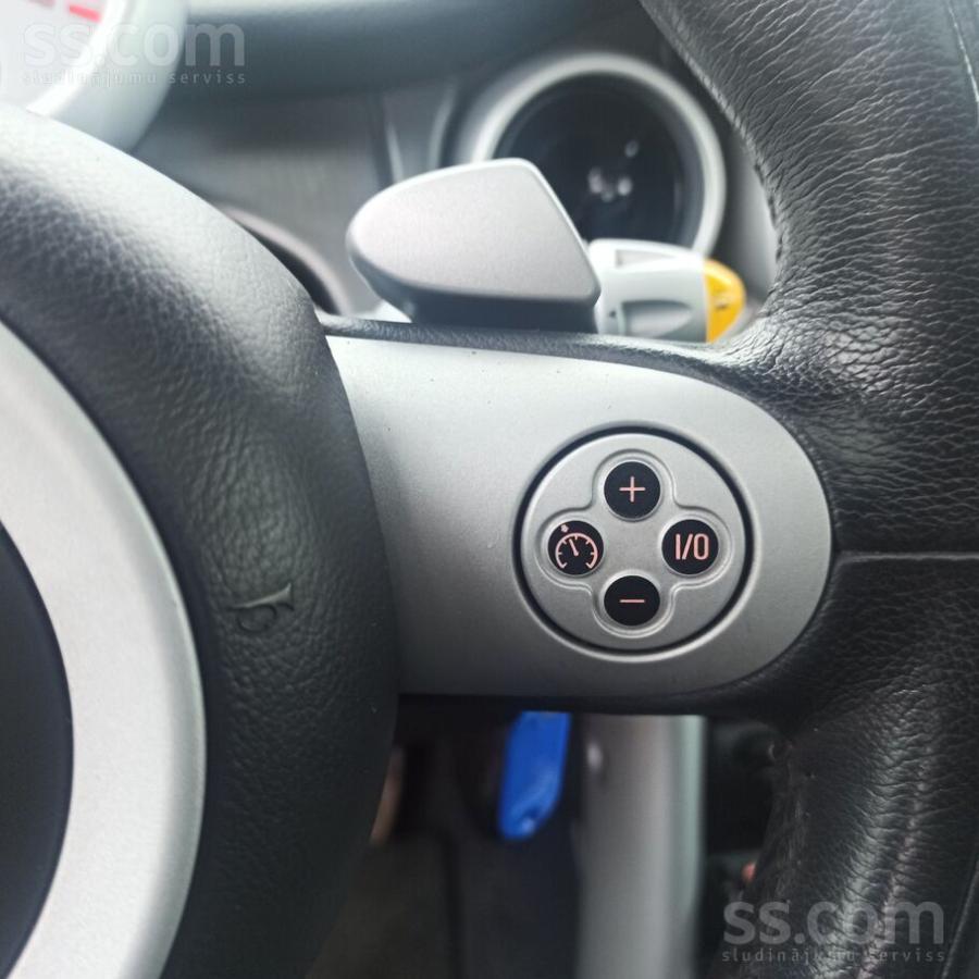 White MINI cooper-s 2005 in Daugavpils, with an engine capacity of 1.60 L and mileage of 0 thousand km for 4950 €, photo 23 on AUTOMOTO.COM.LV