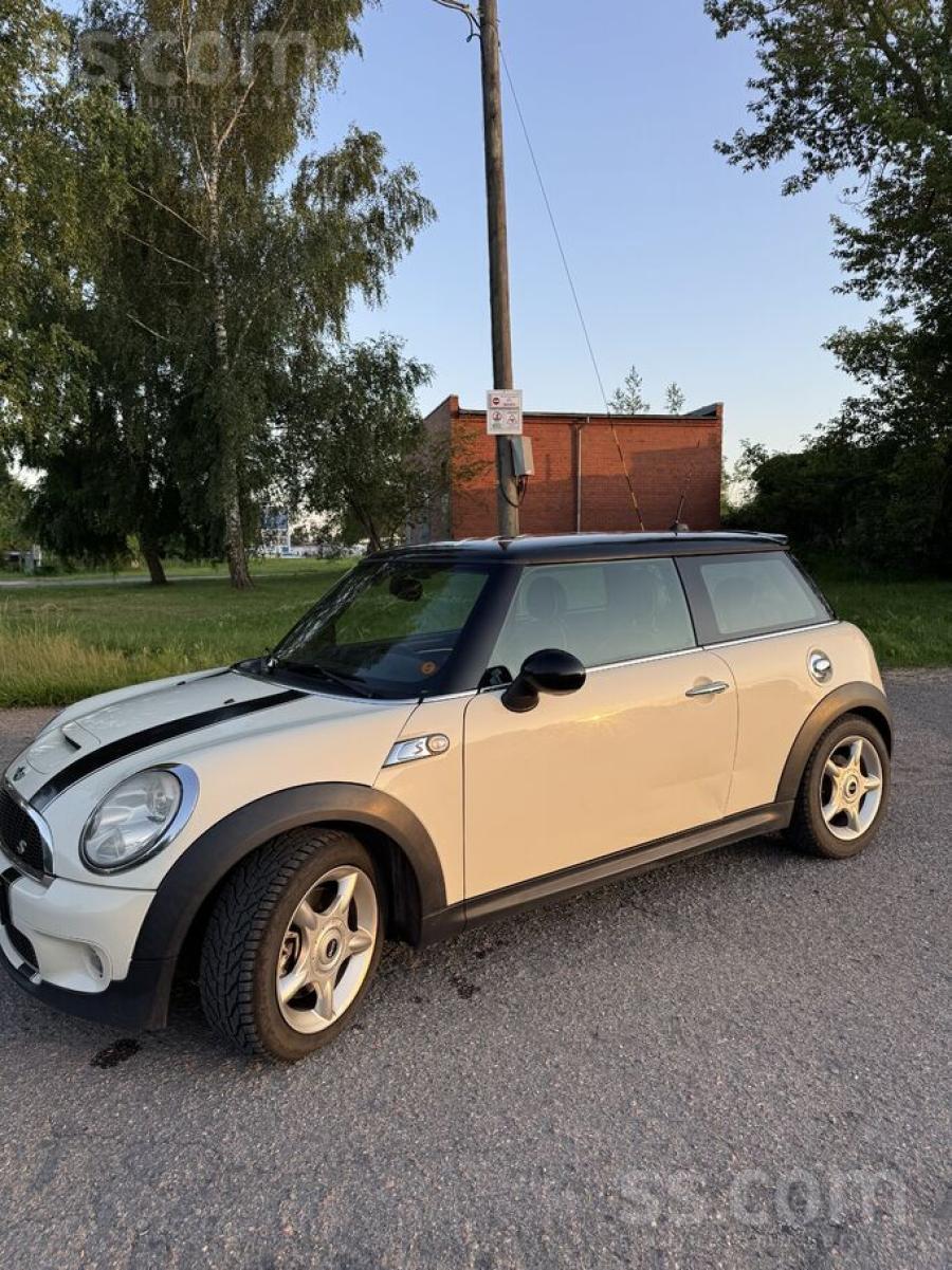 White MINI cooper-s 2007 in Riga, with an engine capacity of 1.60 L and mileage of 215 thousand km for 5000 €, photo 1 on AUTOMOTO.COM.LV