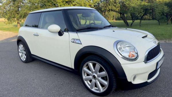 Balts MINI cooper-s 2008 Viļņa, ar dzinēja tilpumu 1.60 L un nobraukumu 185 tūkst. km par 3500 €, foto 2 vietnē AUTOMOTO.COM.LV