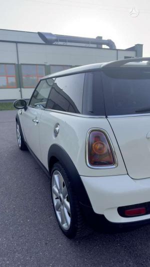 Balts MINI cooper-s 2008 Viļņa, ar dzinēja tilpumu 1.60 L un nobraukumu 185 tūkst. km par 3500 €, foto 7 vietnē AUTOMOTO.COM.LV