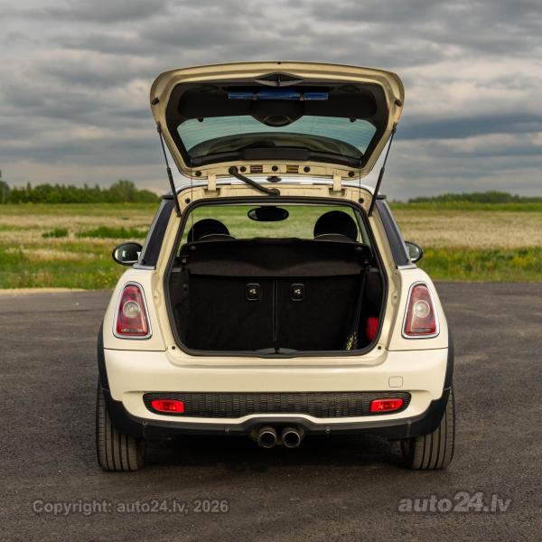 Balts MINI cooper-s 2010 Tallina, ar dzinēja tilpumu 1.60 L un nobraukumu 147 tūkst. km par 4900 €, foto 6 vietnē AUTOMOTO.COM.LV