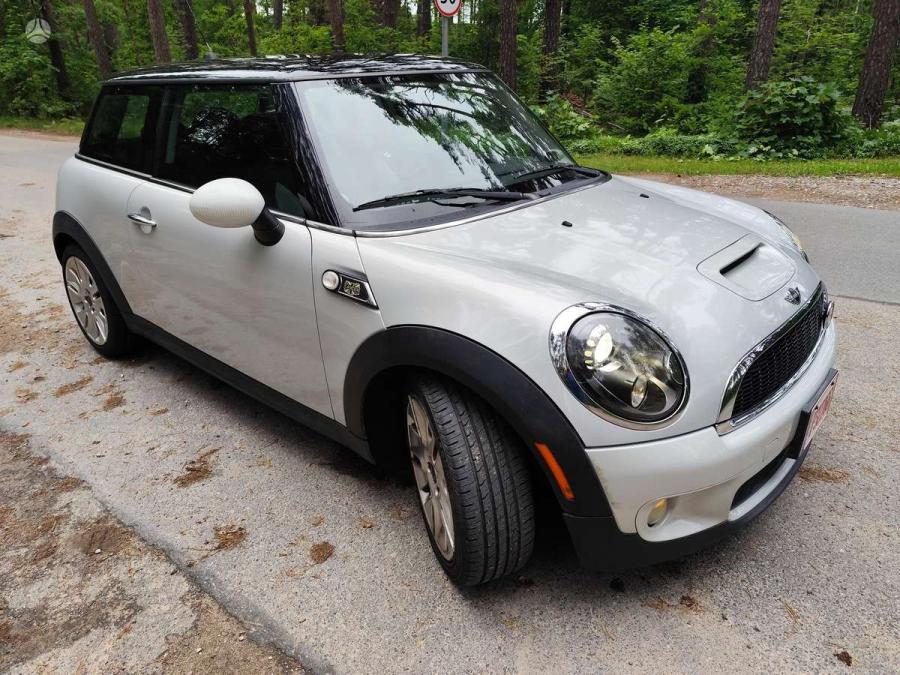 Balts MINI cooper-s 2010 Viļņa, ar dzinēja tilpumu 1.60 L un nobraukumu 133 tūkst. km par 6990 €, foto 3 vietnē AUTOMOTO.COM.LV