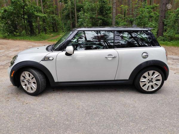 White MINI cooper-s 2010 in Vilnius, with an engine capacity of 1.60 L and mileage of 133 thousand km for 6990 €, photo 6 on AUTOMOTO.COM.LV