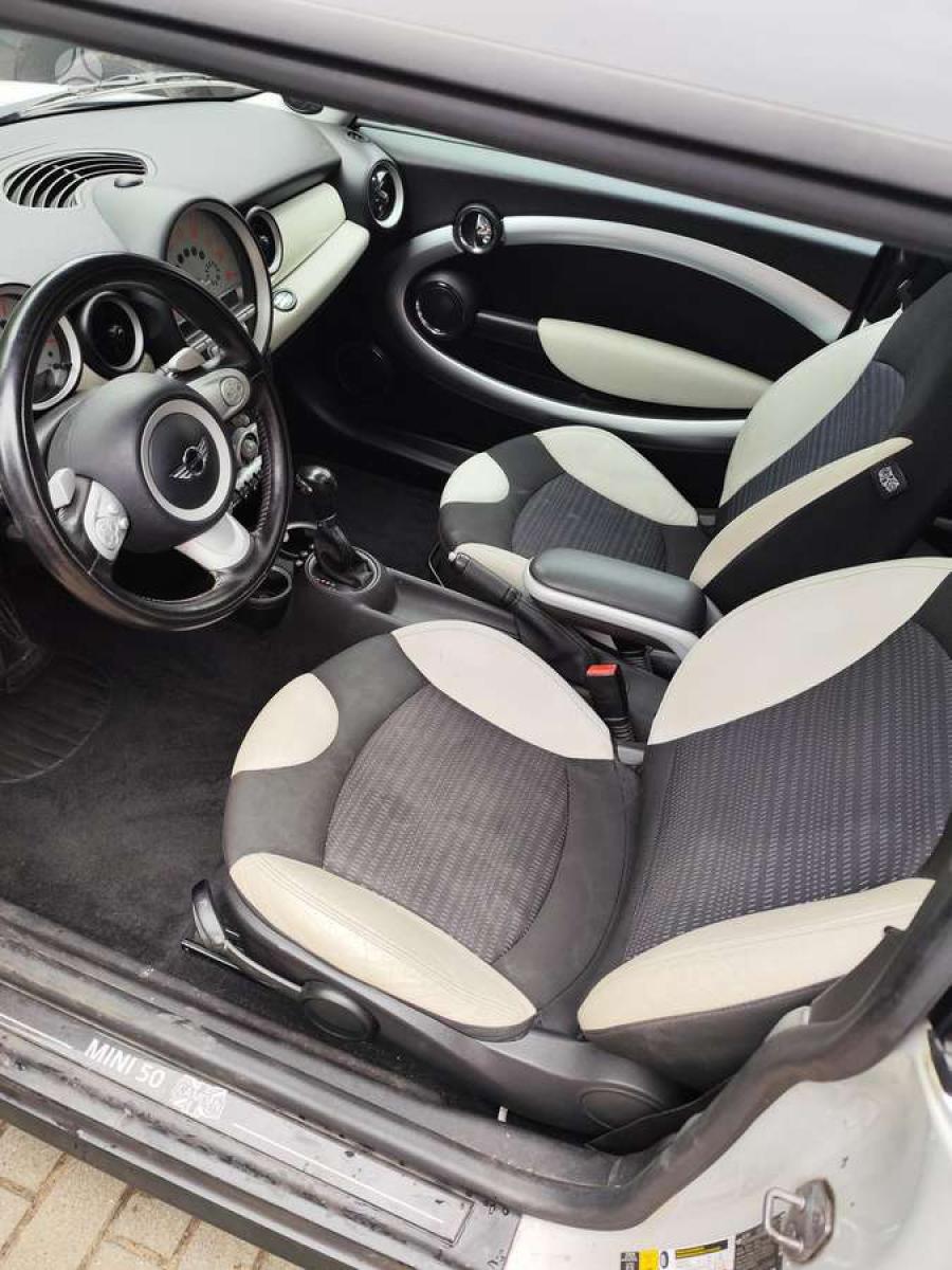 Balts MINI cooper-s 2010 Viļņa, ar dzinēja tilpumu 1.60 L un nobraukumu 133 tūkst. km par 6990 €, foto 23 vietnē AUTOMOTO.COM.LV