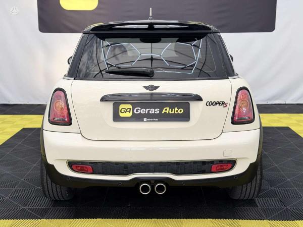Balts MINI cooper-s 2010 Viļņa, ar dzinēja tilpumu 1.60 L un nobraukumu 68 tūkst. km par 6999 €, foto 5 vietnē AUTOMOTO.COM.LV