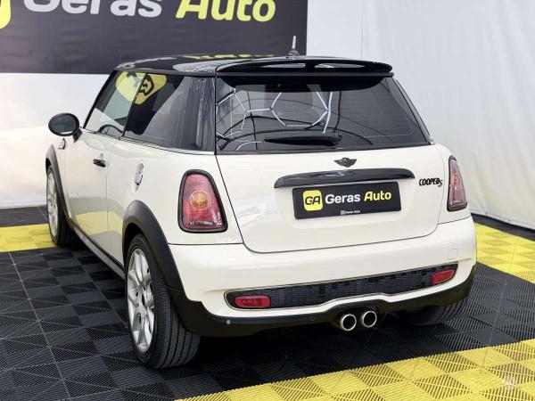 Balts MINI cooper-s 2010 Viļņa, ar dzinēja tilpumu 1.60 L un nobraukumu 68 tūkst. km par 6999 €, foto 6 vietnē AUTOMOTO.COM.LV
