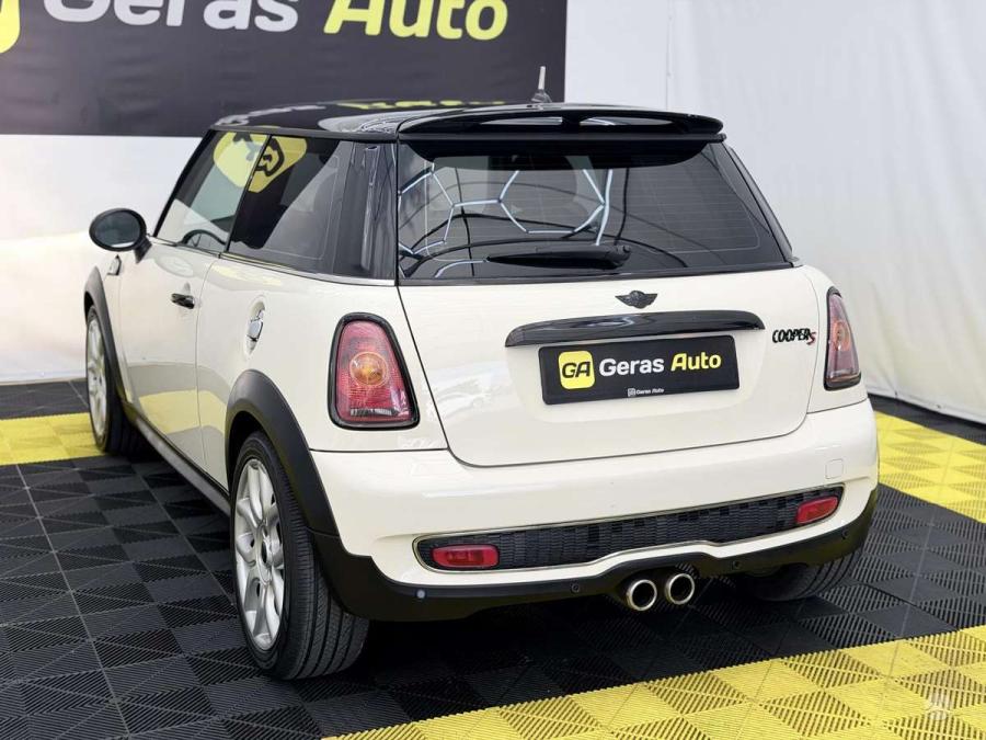 Balts MINI cooper-s 2010 Viļņa, ar dzinēja tilpumu 1.60 L un nobraukumu 68 tūkst. km par 6999 €, foto 7 vietnē AUTOMOTO.COM.LV