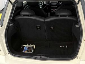 Balts MINI cooper-s 2010 Viļņa, ar dzinēja tilpumu 1.60 L un nobraukumu 68 tūkst. km par 6999 €, foto 13 vietnē AUTOMOTO.COM.LV