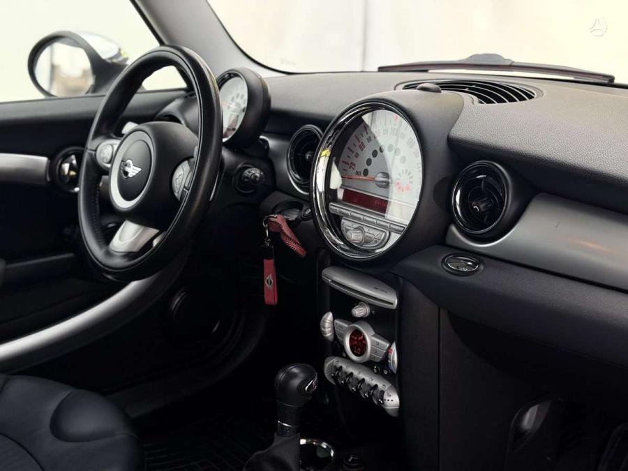 Balts MINI cooper-s 2010 Viļņa, ar dzinēja tilpumu 1.60 L un nobraukumu 68 tūkst. km par 6999 €, foto 16 vietnē AUTOMOTO.COM.LV