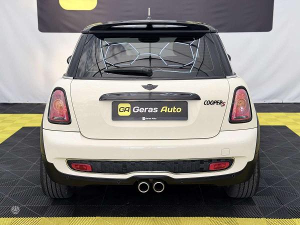 White MINI cooper-s 2010 in Vilnius, with an engine capacity of 1.60 L and mileage of 68 thousand km for 6999 €, photo 6 on AUTOMOTO.COM.LV