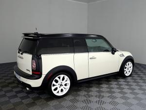 White MINI cooper-s 2011 in Tallinn, with an engine capacity of 1.60 L and mileage of 208 thousand km for 3499 €, photo 4 on AUTOMOTO.COM.LV