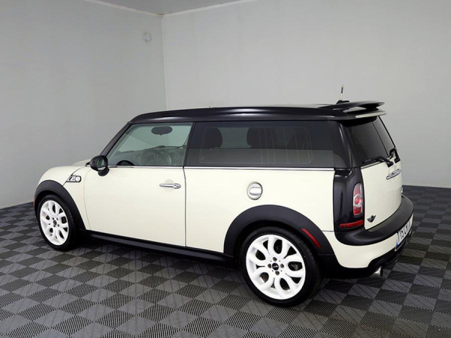 White MINI cooper-s 2011 in Tallinn, with an engine capacity of 1.60 L and mileage of 208 thousand km for 3499 €, photo 5 on AUTOMOTO.COM.LV