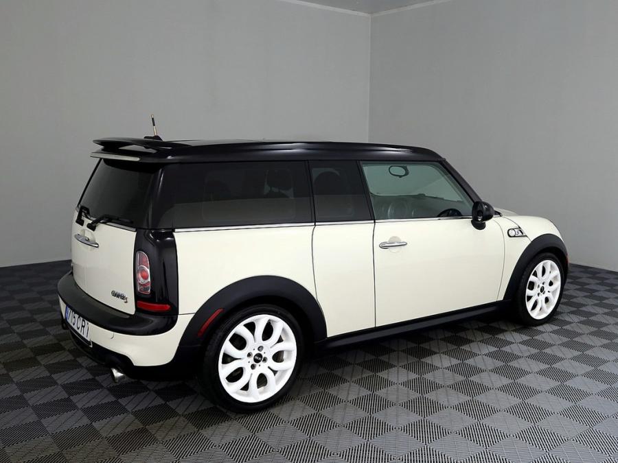 White MINI cooper-s 2011 in Tallinn, with an engine capacity of 1.60 L and mileage of 208 thousand km for 3499 €, photo 13 on AUTOMOTO.COM.LV