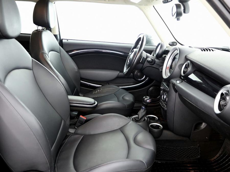 White MINI cooper-s 2011 in Tallinn, with an engine capacity of 1.60 L and mileage of 208 thousand km for 3499 €, photo 16 on AUTOMOTO.COM.LV