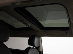 White MINI cooper-s 2011 in Tallinn, with an engine capacity of 1.60 L and mileage of 208 thousand km for 3499 €, photo 18 on AUTOMOTO.COM.LV