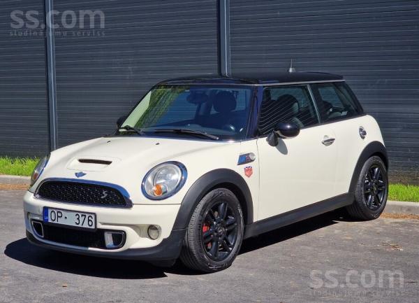 White MINI cooper-s 2012 in Riga, with an engine capacity of 2.00 L and mileage of 247 thousand km for 5700 €, photo 1 on AUTOMOTO.COM.LV