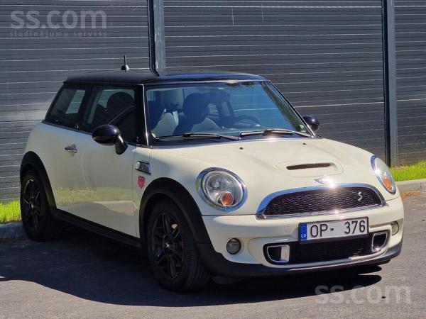 White MINI cooper-s 2012 in Riga, with an engine capacity of 2.00 L and mileage of 247 thousand km for 5700 €, photo 3 on AUTOMOTO.COM.LV