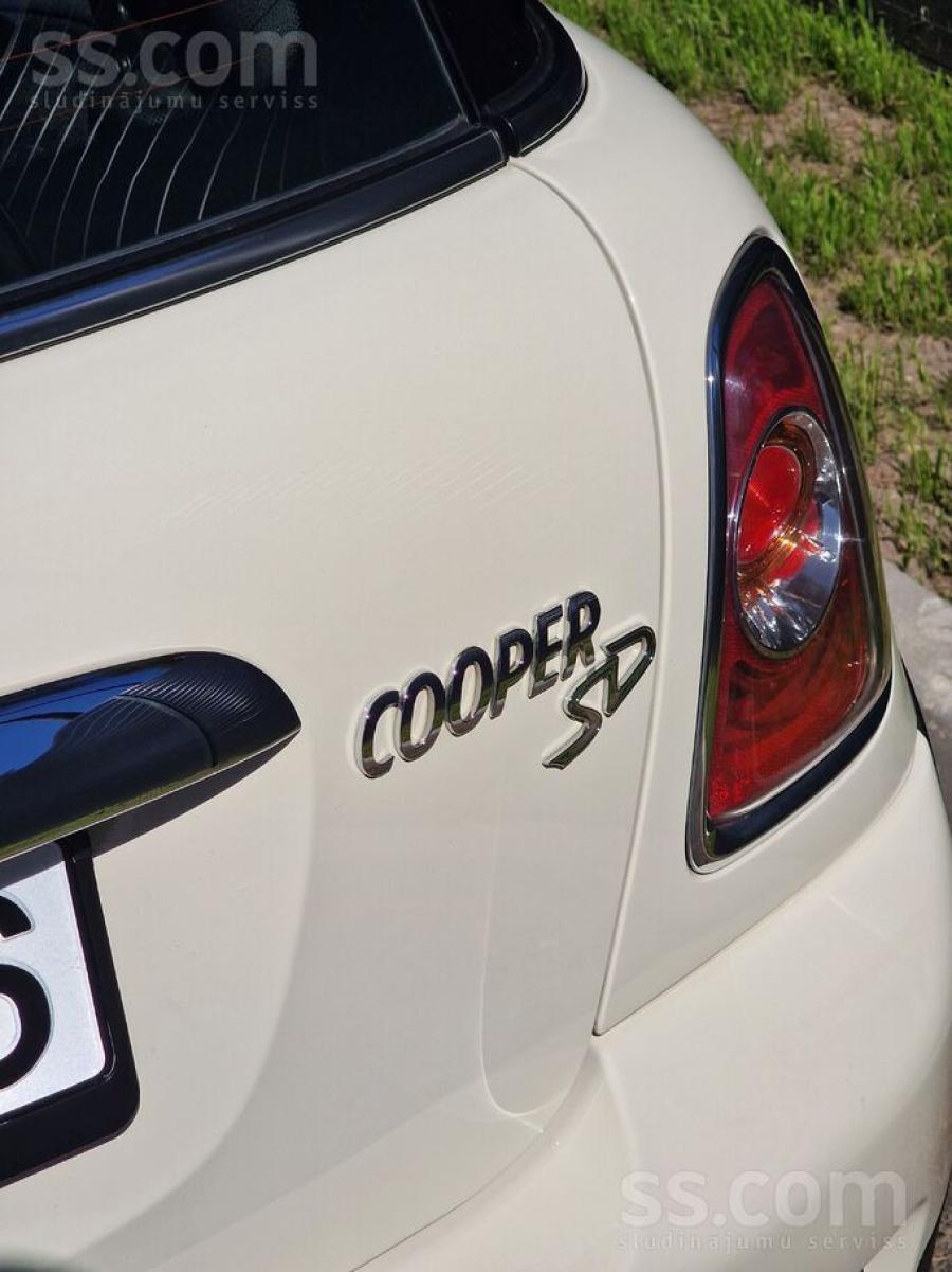 White MINI cooper-s 2012 in Riga, with an engine capacity of 2.00 L and mileage of 247 thousand km for 5700 €, photo 8 on AUTOMOTO.COM.LV