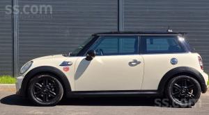 White MINI cooper-s 2012 in Riga, with an engine capacity of 2.00 L and mileage of 247 thousand km for 5700 €, photo 11 on AUTOMOTO.COM.LV