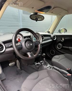 White MINI cooper-s 2012 in Riga, with an engine capacity of 2.00 L and mileage of 247 thousand km for 5700 €, photo 13 on AUTOMOTO.COM.LV