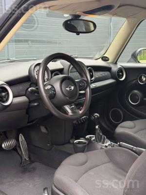 White MINI cooper-s 2012 in Riga, with an engine capacity of 2.00 L and mileage of 247 thousand km for 5700 €, photo 14 on AUTOMOTO.COM.LV