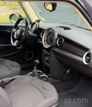 White MINI cooper-s 2012 in Riga, with an engine capacity of 2.00 L and mileage of 247 thousand km for 5700 €, photo 16 on AUTOMOTO.COM.LV