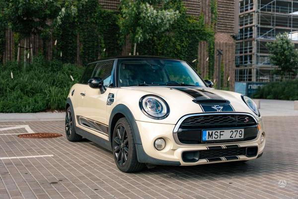 MINI cooper-s 2014 in Vilnius on AUTOMOTO.COM.LV White MINI cooper-s 2014 in Vilnius, with an engine capacity of 2.00 L and mileage of 190 thousand km for 8990 €, photo 4 on AUTOMOTO.COM.LV