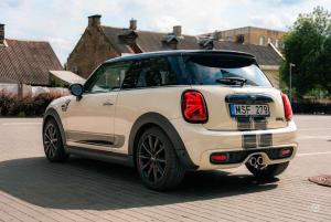 White MINI cooper-s 2014 in Vilnius, with an engine capacity of 2.00 L and mileage of 190 thousand km for 8990 €, photo 6 on AUTOMOTO.COM.LV