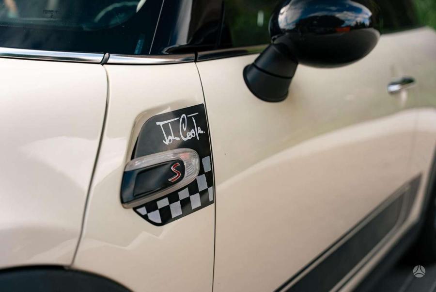 White MINI cooper-s 2014 in Vilnius, with an engine capacity of 2.00 L and mileage of 190 thousand km for 8990 €, photo 7 on AUTOMOTO.COM.LV