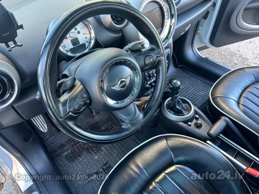 Белый Мини Купер С 2010 в Таллин, объемом двигателя 1.60 л и пробегом 160 тыс. км за 7600 €, фото 9 на AUTOMOTO.COM.LV