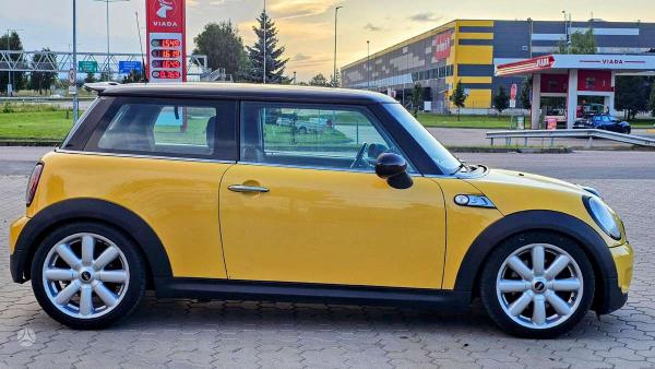 Dzeltens MINI cooper-s 2006 Viļņa, ar dzinēja tilpumu 1.60 L un nobraukumu 252 tūkst. km par 900 €, foto 2 vietnē AUTOMOTO.COM.LV