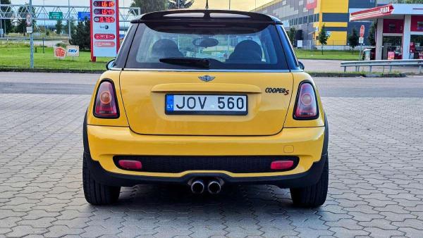 Dzeltens MINI cooper-s 2006 Viļņa, ar dzinēja tilpumu 1.60 L un nobraukumu 252 tūkst. km par 900 €, foto 5 vietnē AUTOMOTO.COM.LV
