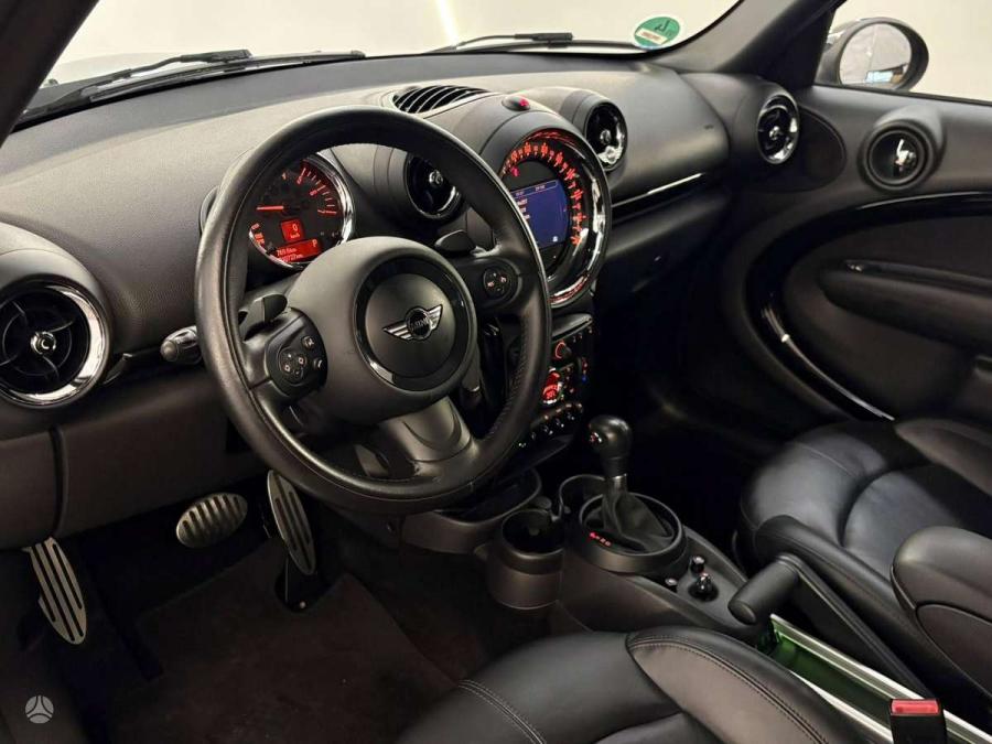 Black MINI Cooper SD 2016 in Marijampole, with an engine capacity of 2.00 L and mileage of 211 thousand km for 10750 €, photo 3 on AUTOMOTO.COM.LV