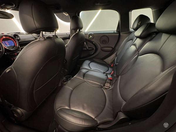 Black MINI Cooper SD 2016 in Marijampole, with an engine capacity of 2.00 L and mileage of 211 thousand km for 10750 €, photo 7 on AUTOMOTO.COM.LV