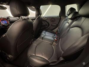 Black MINI Cooper SD 2016 in Marijampole, with an engine capacity of 2.00 L and mileage of 211 thousand km for 10750 €, photo 8 on AUTOMOTO.COM.LV