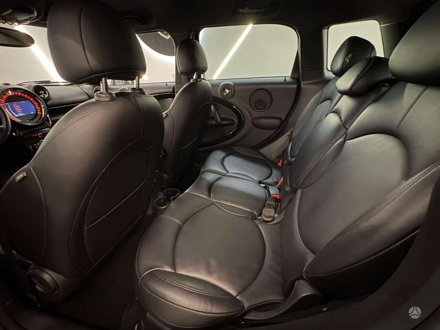 Black MINI Cooper SD 2016 in Marijampole, with an engine capacity of 2.00 L and mileage of 211 thousand km for 10750 €, photo 8 on AUTOMOTO.COM.LV