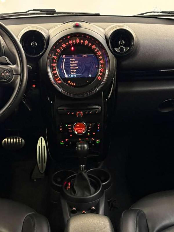 Black MINI Cooper SD 2016 in Marijampole, with an engine capacity of 2.00 L and mileage of 211 thousand km for 10750 €, photo 10 on AUTOMOTO.COM.LV